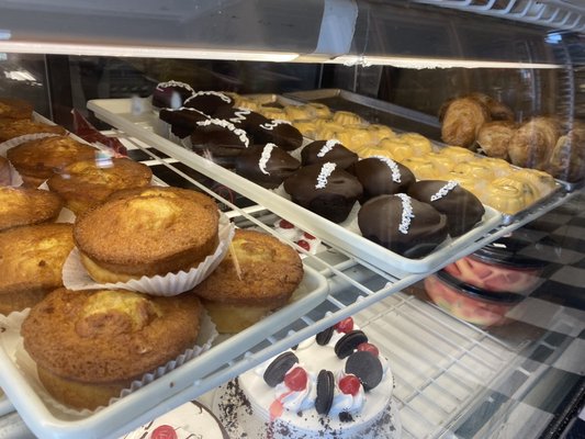 MONICA’S BAKERY - 17 Photos & 37 Reviews - 133 W Anaheim St, Long Beach ...