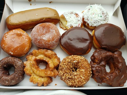 MR MAPLE DONUTS - 103 Photos & 165 Reviews - 1108B NE 78th St ...
