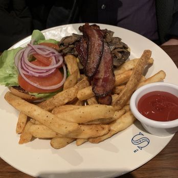 SAVR - Updated August 2025 - 316 Photos & 154 Reviews - 150 Seaport ...