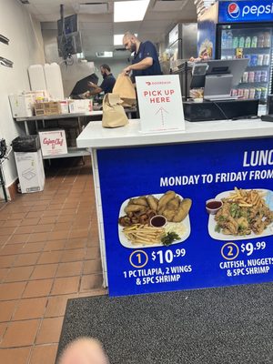 WHALES WINGS AND SEAFOOD - Updated July 2024 - 15917 S Post Oak Rd ...