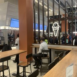 SHAKE SHACK - Updated March 2026 - 18 Photos - 1 Harborside Dr, Boston ...