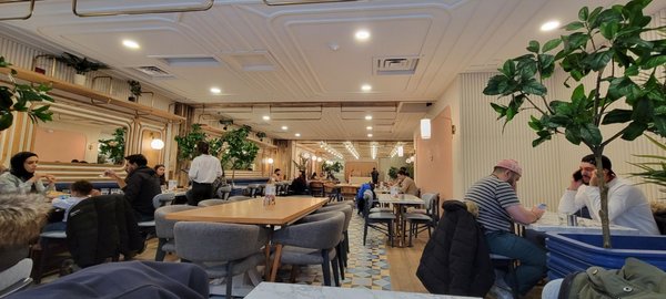 MADO YONGE - 19 Photos & 14 Reviews - 144 Yonge Street, Toronto ...