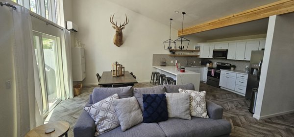 THE STRAWBERRY INN - Updated October 2025 - 787 Photos & 367 Reviews ...