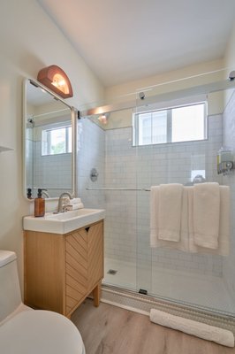 ALOHA FRIDAYS - Updated December 2025 - 13 Photos - 952 Collins Ave ...