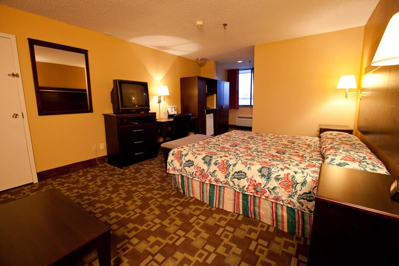 THE ATRIUM HOTEL - Updated January 2026 - 14 Photos - 30 Tri-County ...