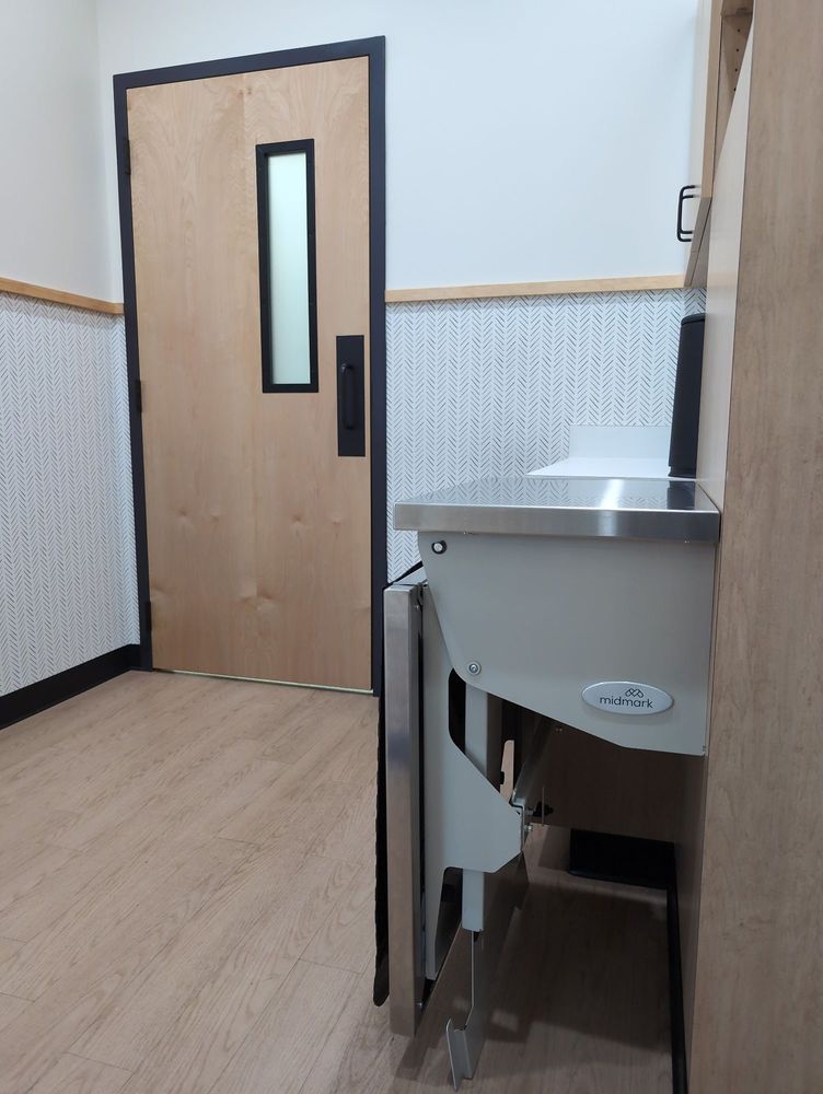 PET DERM - Updated October 2025 - 1030 N Larrabee St, Chicago, Illinois ...