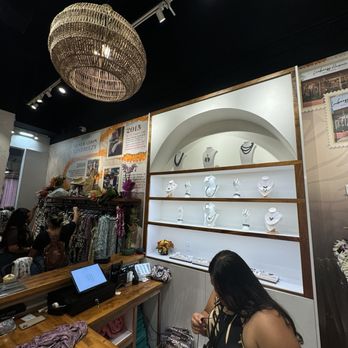 LEXBREEZY - Updated December 2025 - 31 Photos - 98 - 1005 Moanalua Rd ...