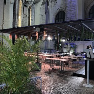 TOPO CHIADO - 20 Photos & 11 Reviews - Cocktail Bars - Terraços do ...