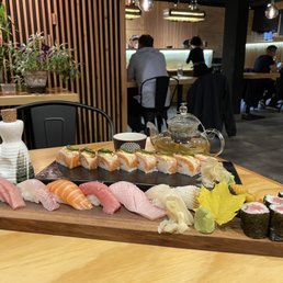 WATAMI SUSHI & SAKE BAR - 172 Photos & 88 Reviews - 14 King Street N ...