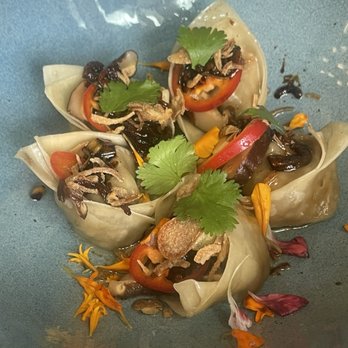 TRAVELER’S TABLE - Updated July 2024 - 5703 Photos & 1955 Reviews - 520 ...