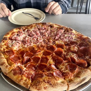 WAREHOUSE PIZZA - Updated November 2024 - 341 Photos & 870 Reviews ...