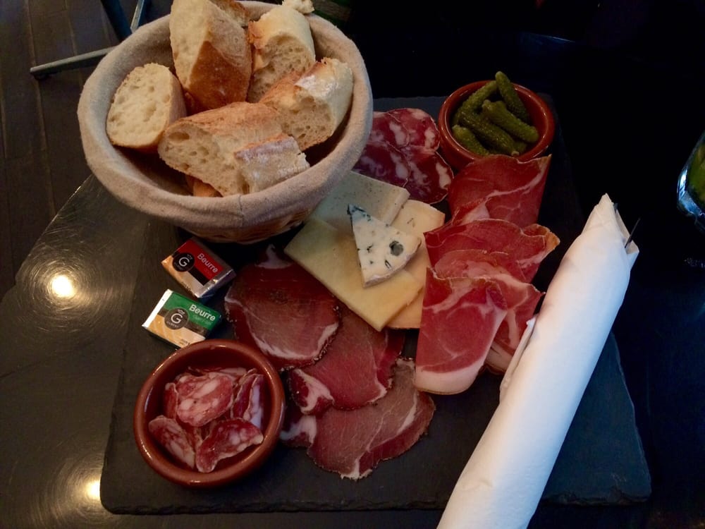 LA BAZE - Updated January 2025 - 20 Photos - 34 rue de la Tour d ...