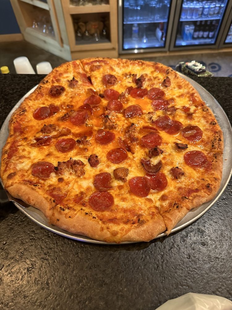 COACH LIGHT INN - Updated July 2025 - 32 Photos & 20 Reviews - 5555 ...