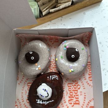 MOONBRIDGE DOUGHNUT STUDIO - Updated April 2025 - 523 Photos & 240 Reviews - 6344 E Spring St ...