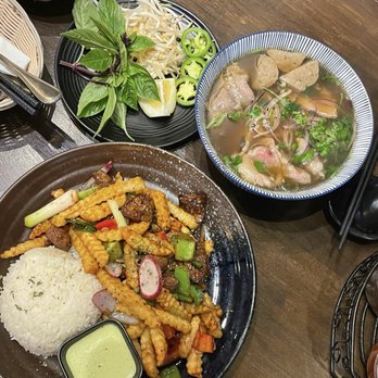 OMELI KITCHEN - Updated August 2024 - 1736 Photos & 774 Reviews - 2466 ...