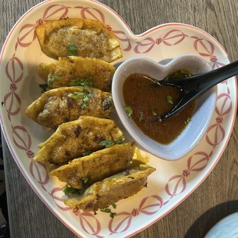 AXO - Updated December 2025 - 207 Photos & 102 Reviews - 4 N White ...