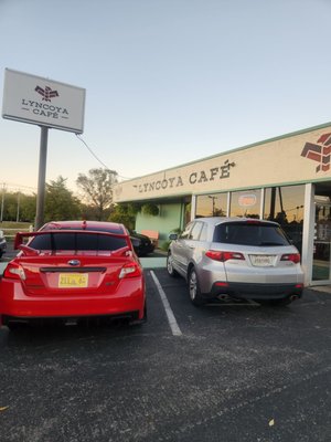 LYNCOYA CAFE - Updated September 2024 - 282 Photos & 334 Reviews - 101 ...