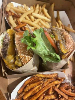 ACME BURGER - PETALUMA WEST - Updated July 2025 - 72 Photos & 121 ...