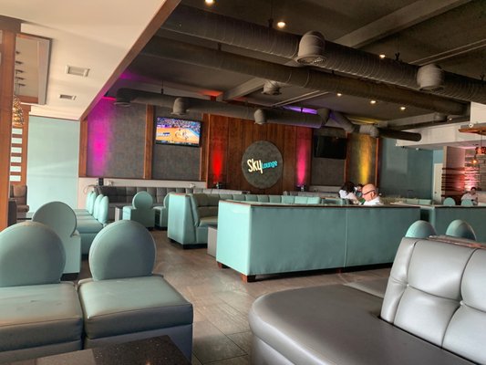 SKY LOUNGE - Updated October 2025 - 59 Photos & 82 Reviews - 3515 ...