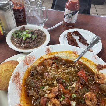 SAROM’S SOUTHERN KITCHEN - 1758 Photos & 1394 Reviews - 1901 El Camino ...