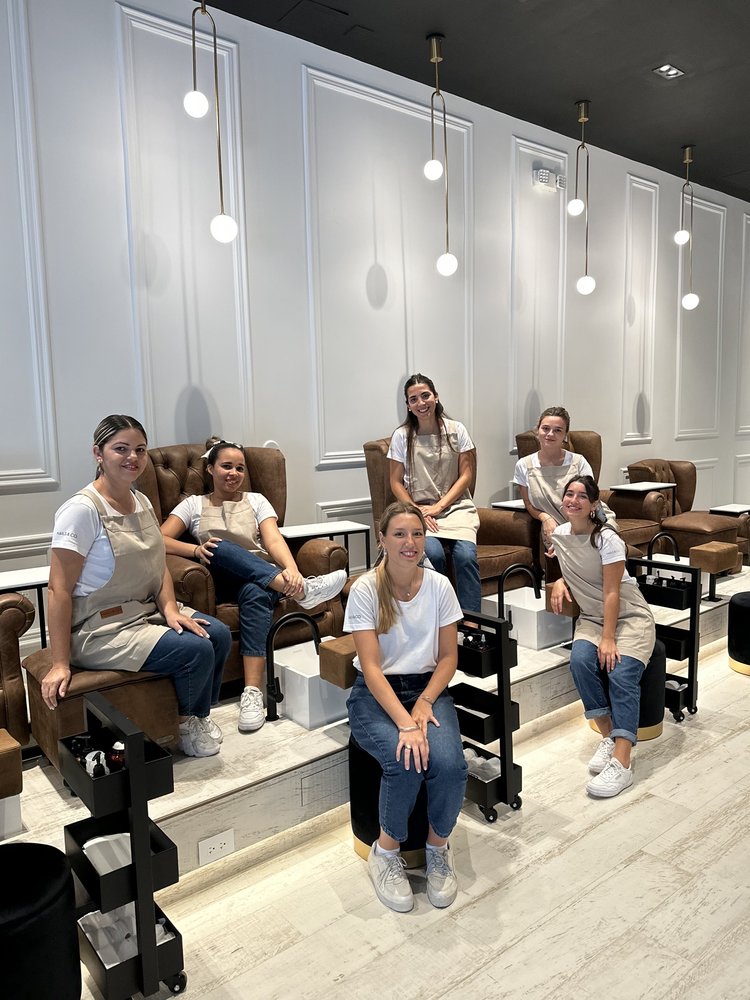 NAILS & CO - Updated May 2024 - 43 Photos & 10 Reviews - 122 Buena ...