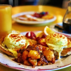 COME BACK SHACK - 148 Photos & 355 Reviews - Burgers - 1521 Blowing ...