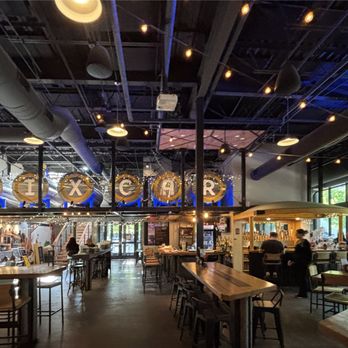 SIX CAR PUB & BREWERY - Updated November 2025 - 228 Photos & 228 ...