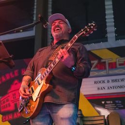 ROCK & BREWS - GRAPEVINE - Updated December 2025 - 304 Photos & 115 ...