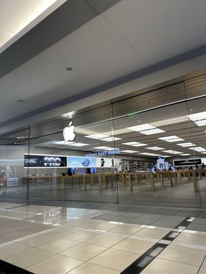 APPLE - QUAKER BRIDGE - Updated November 2025 - 22 Photos & 109 Reviews ...