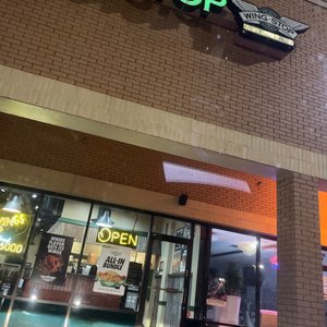 WINGSTOP - 50 Photos & 93 Reviews - 8725 Roswell Rd, Atlanta, GA - Yelp
