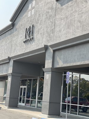 RH OUTLET VACAVILLE - Updated March 2025 - 51 Photos & 29 Reviews ...
