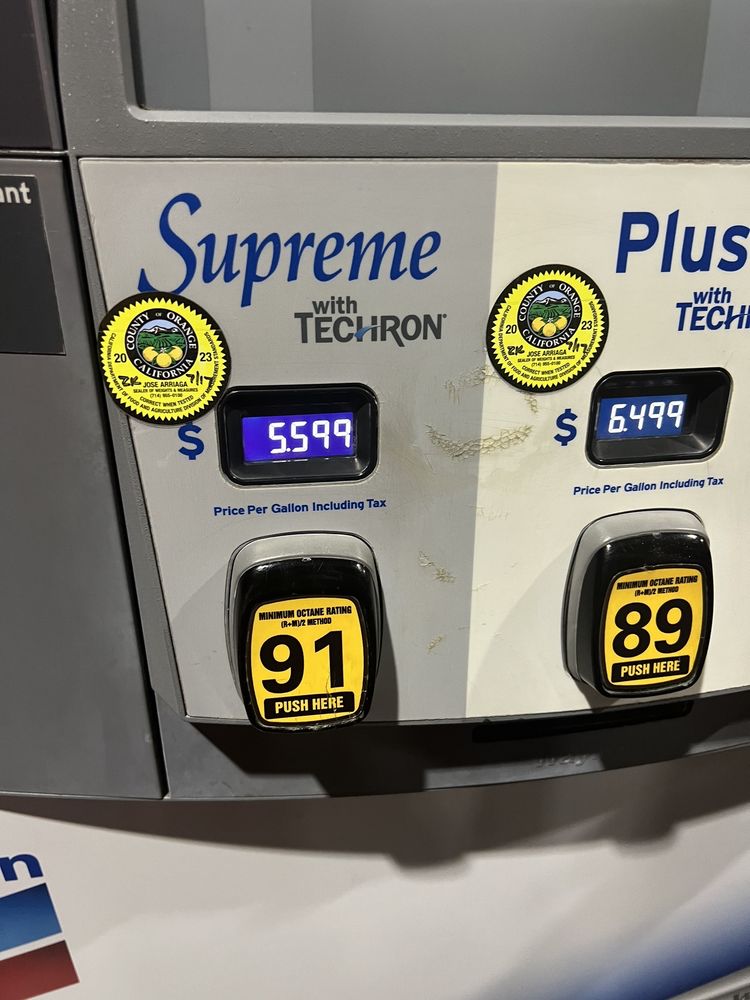 CHEVRON - Updated August 2025 - 10 Photos & 16 Reviews - 10521 Bolsa ...