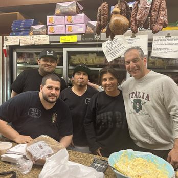 G & R DELI - Updated July 2024 - 173 Photos & 70 Reviews - 1928 ...