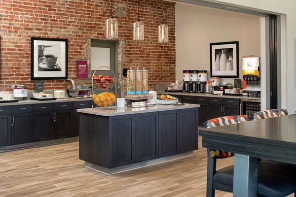 HAMPTON INN PETALUMA - Updated November 2025 - 220 Photos & 61 Reviews ...