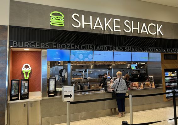 SHAKE SHACK - Updated December 2025 - 107 Photos & 105 Reviews - 776 N ...