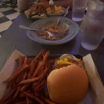 POUNDS - Updated July 2025 - 131 Photos & 139 Reviews - 6 Broadway N ...