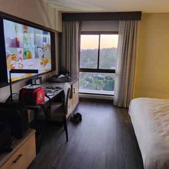 MARRIOTT RIVERSIDE AT THE CONVENTION CENTER - Updated December 2025 ...