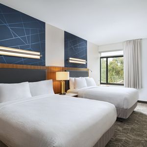 HOLIDAY INN EXPRESS & SUITES ANAHEIM RESORT AREA - Updated March 2025 ...