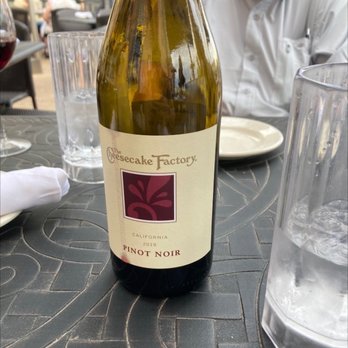 THE CHEESECAKE FACTORY - Updated July 2024 - 606 Photos & 568 Reviews ...