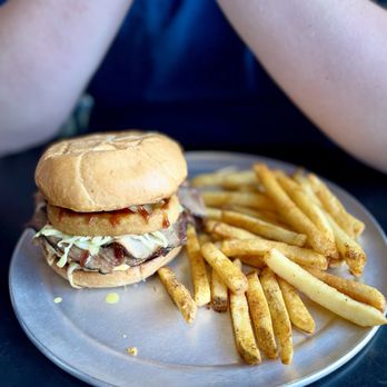 PORTLAND BURGER - Updated July 2024 - 898 Photos & 679 Reviews - 304 SW ...