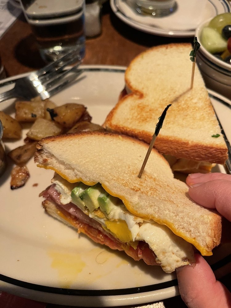 BLACKFINN AMERIPUB - DC - Updated November 2024 - 411 Photos & 661 ...