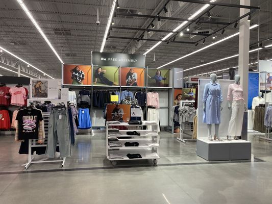 WALMART SUPERCENTER - Updated December 2025 - 133 Photos & 68 Reviews ...