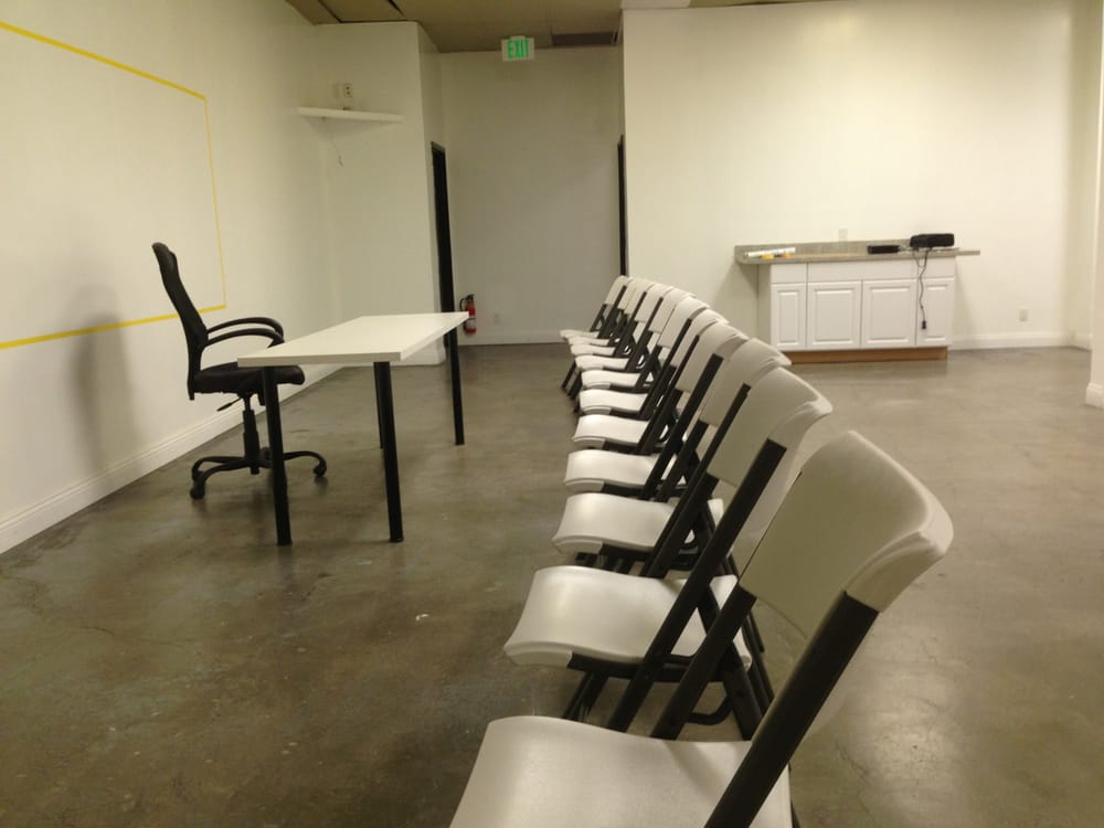 OAK RIDGE PLAZA - Updated November 2025 - 14318-14394 Ventura Blvd, Los ...