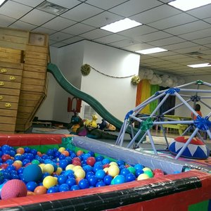 FUNZ TRAMPOLINE PARK - Updated June 2024 - 14 Reviews - 40 E Ave ...
