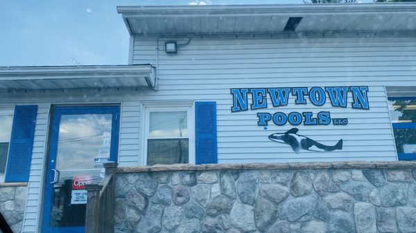 NEWTOWN POOLS - Updated January 2026 - 13 Photos & 14 Reviews - 124 S ...