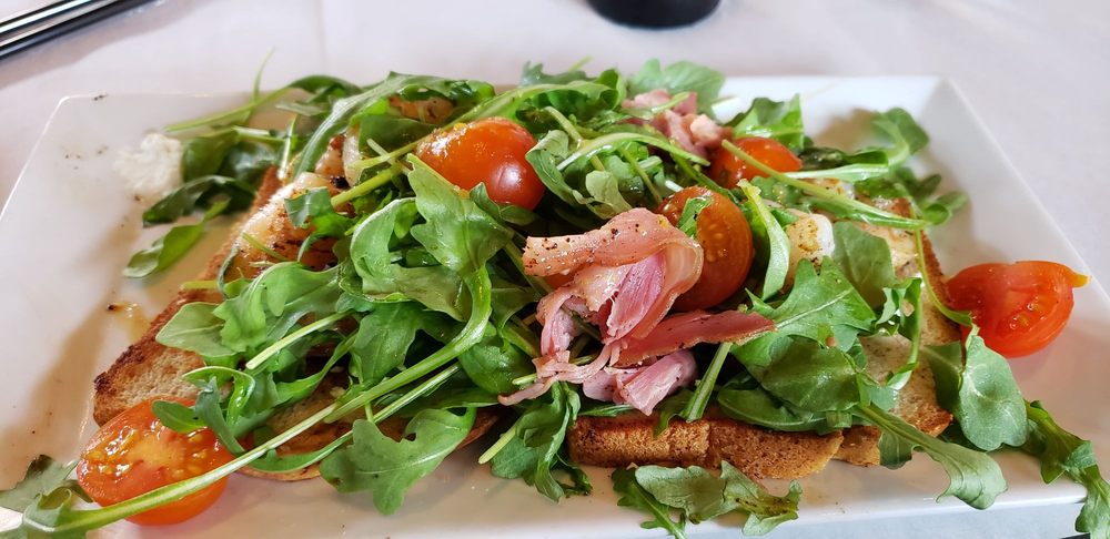 PERFECT PIG GRILL AND FISH HOUSE - 328 Photos & 452 Reviews - 7 Town ...