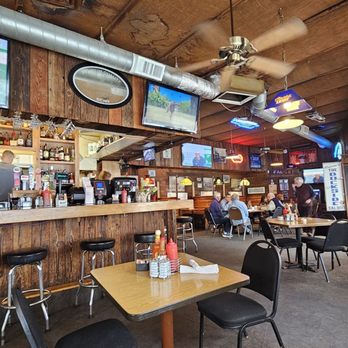 DOCKSIDE SALOON & RESTAURANT - Updated October 2025 - 187 Photos & 197 ...