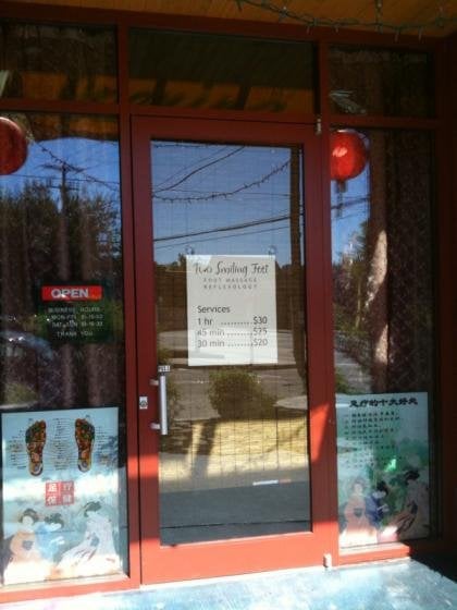 Two Smiling Feet 12 Photos And 242 Reviews 600 N 36th St Seattle