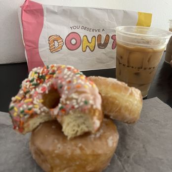 DAWN DONUTS - Updated August 2024 - 76 Photos & 106 Reviews - 9150 Main ...