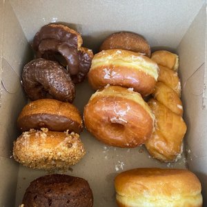 CAROL LEE DONUT SHOP - 28 Photos & 60 Reviews - 7200 Meade St ...